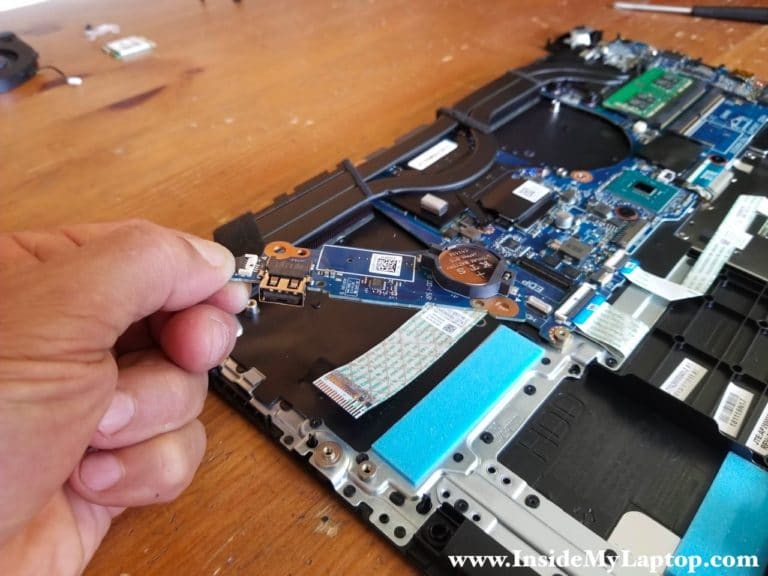 How to disassemble Dell G3 15 3579 model P75F – Inside my laptop
