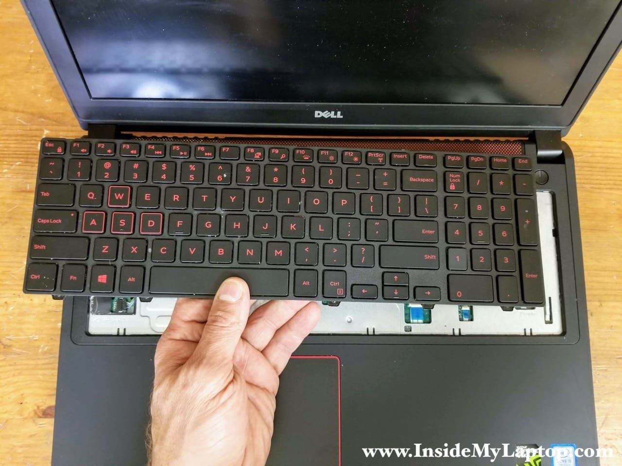 Dell Inspiron 15 5577 P57F disassembly – Inside my laptop